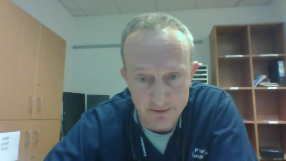 Ulster Hospital: Eight-hour ambulance wait 'unacceptable' - BBC News