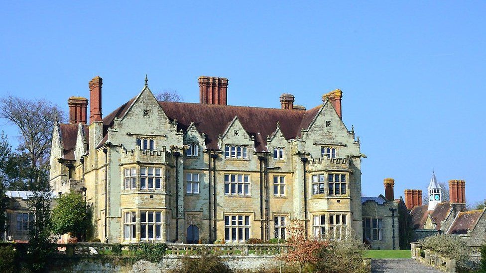Women's Institute buildings relisted for centenary - BBC News