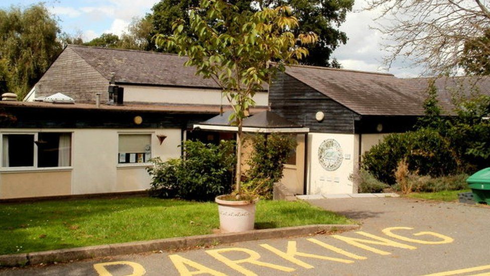 School closure plans for Talgarth and Bronllys approved - BBC News