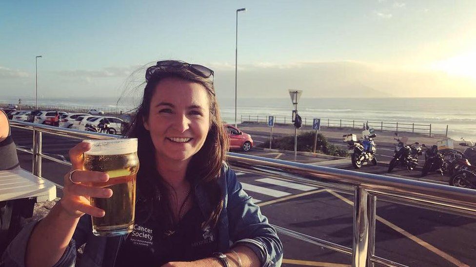 Woman finishes Aberdeen to Cape Town Morris Minor trip - BBC News