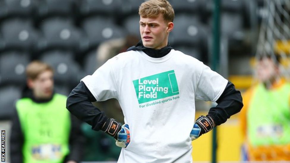 Harvey Cartwright & Lucas Bergstrom: Peterborough sign Hull and Chelsea ...