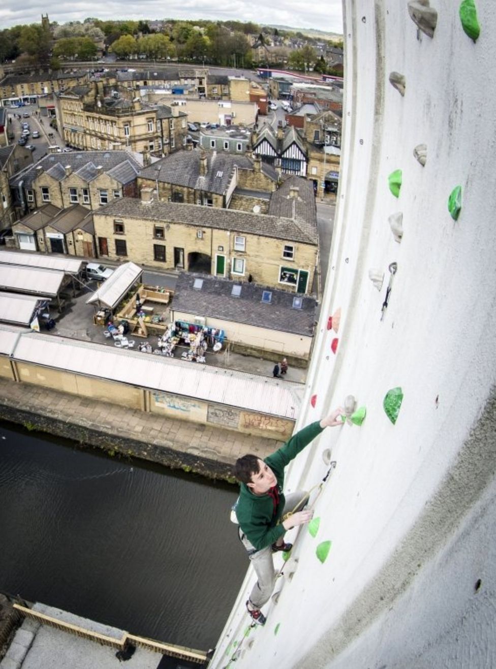 UK's 'highest outdoor climbing wall' installed on grain silo - BBC News