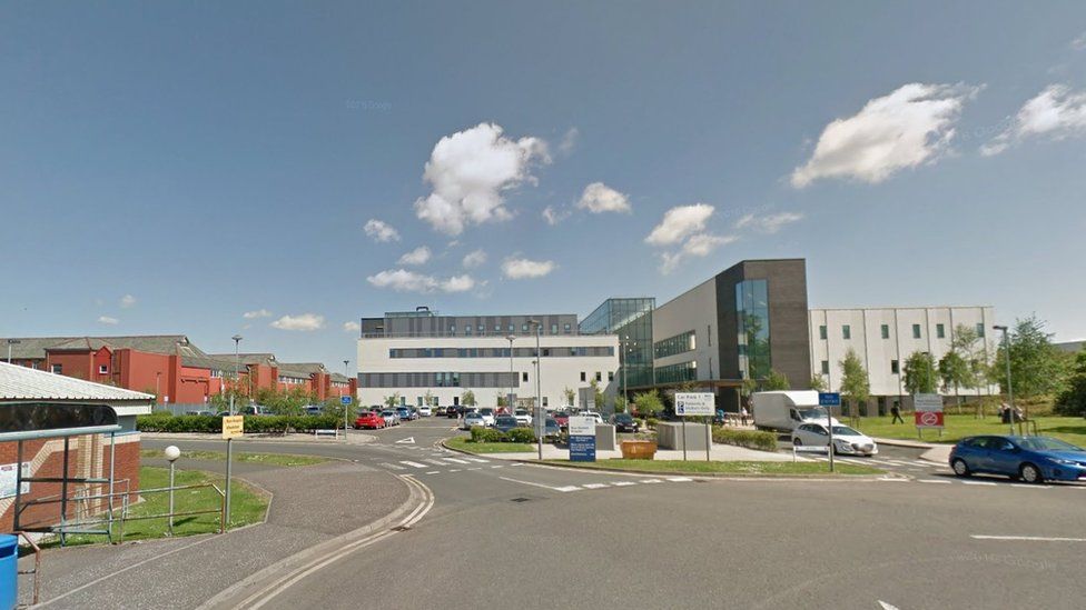 'Baby remains' find during Glasgow hospital break-in - BBC News