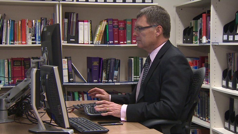 Thousands told their pension savings could be at risk - BBC News