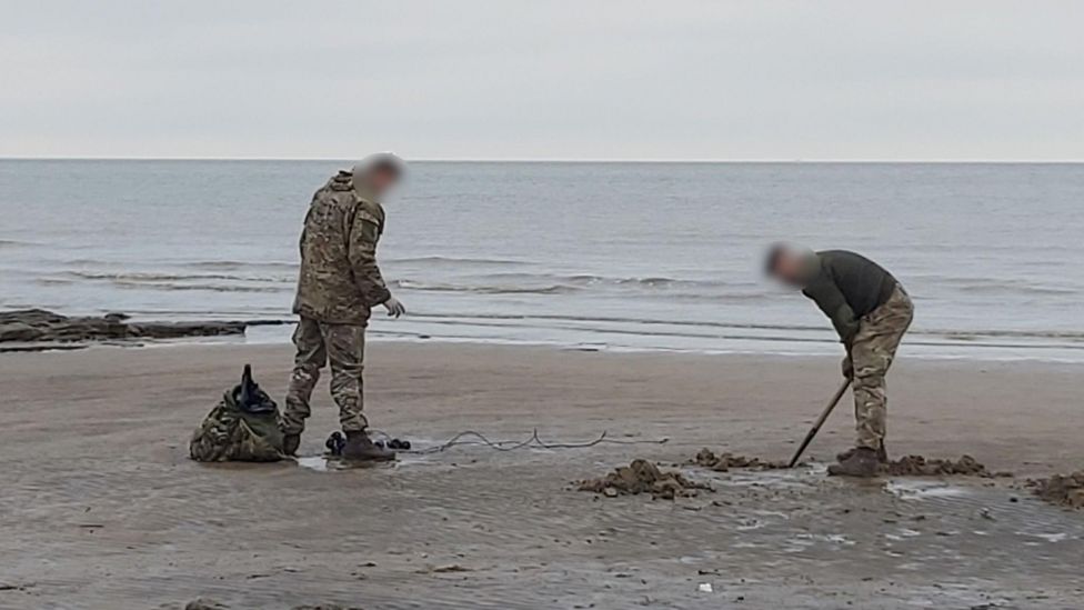 Unexploded WW2 mortar rounds destroyed at Walton beach - BBC News