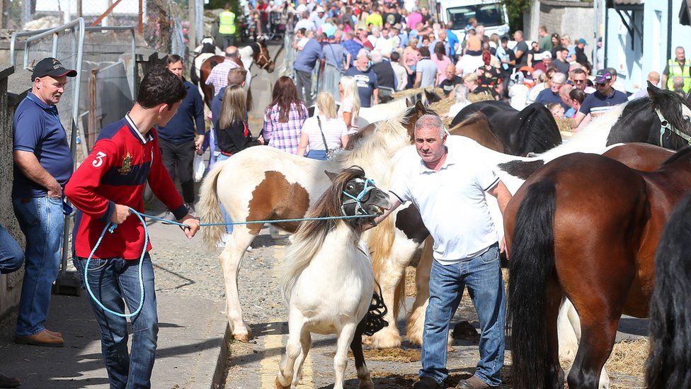 In pictures: Ould Lammas Fair returns to Ballycastle - BBC News