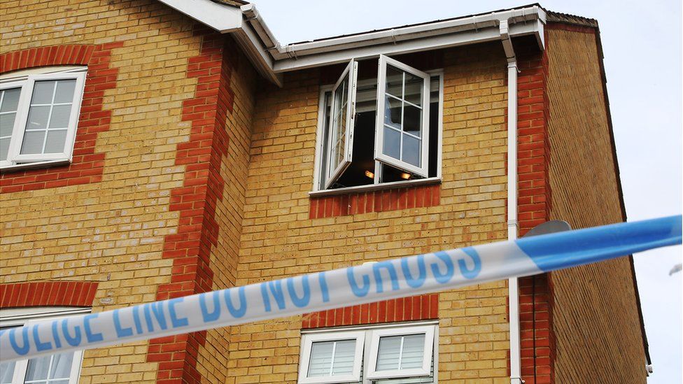 Potters Bar: Man admits manslaughter of his mother at her home - BBC News