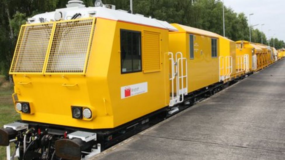 'Factory on wheels' delays rail electrification by a year - BBC News