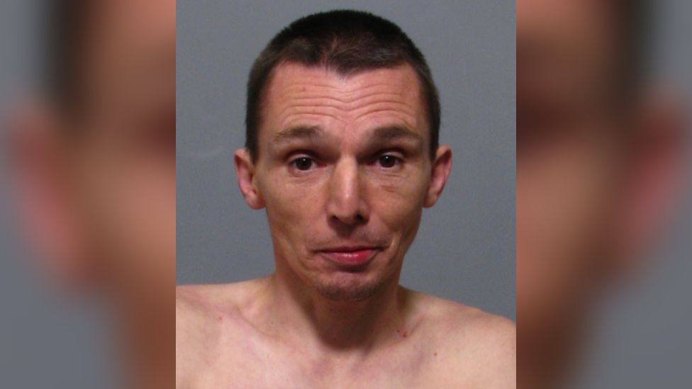 Stuart Morris death: Martin Green admits friend's murder - BBC News