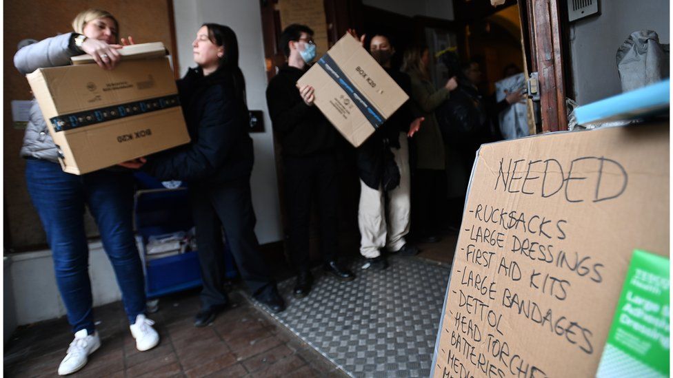In pictures: Ukraine donations pile high across the UK - BBC News