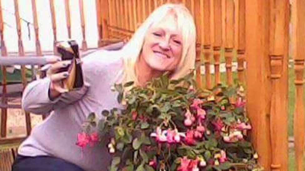 Andrew Highton jailed for murder of partner Linda Treeby - BBC News