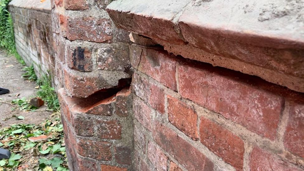 Large crack on bridge prompts collapse fears - BBC News