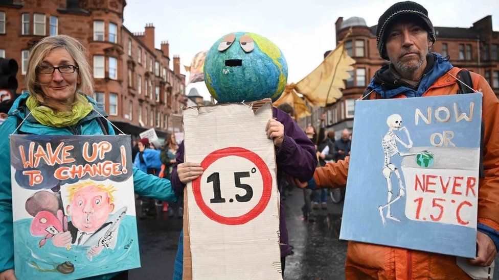 In pictures: Glasgow's biggest climate action demo - BBC News