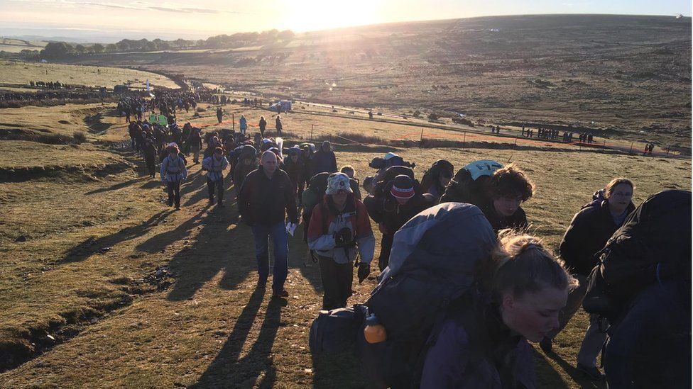 Ten Tors challenge gets under way on Dartmoor - BBC News