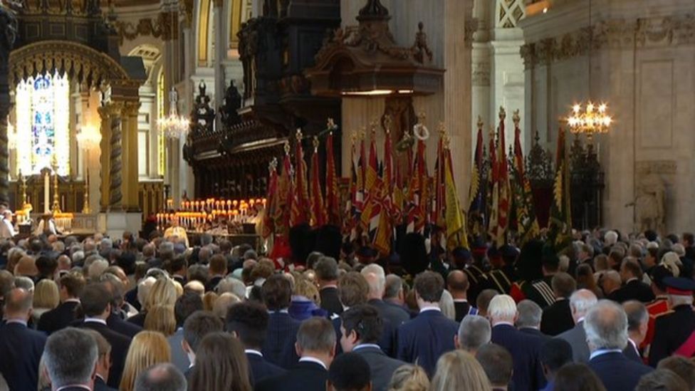 Waterloo 200th anniversary: Victory dispatch arrival re-enacted - BBC News