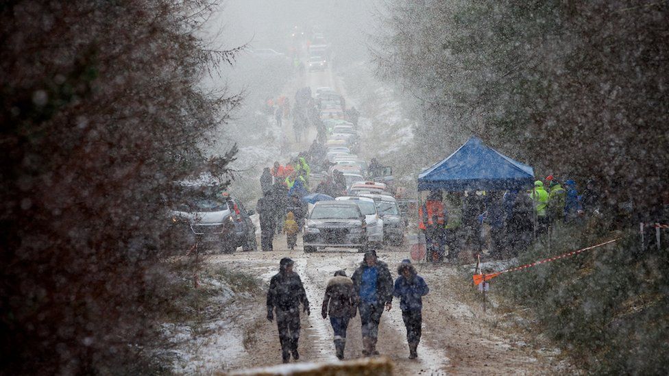 Muddy marvellous: The Snowman Rally - BBC News