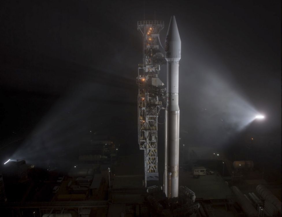 InSight Diary: Mars mission emerges from the mists - BBC News