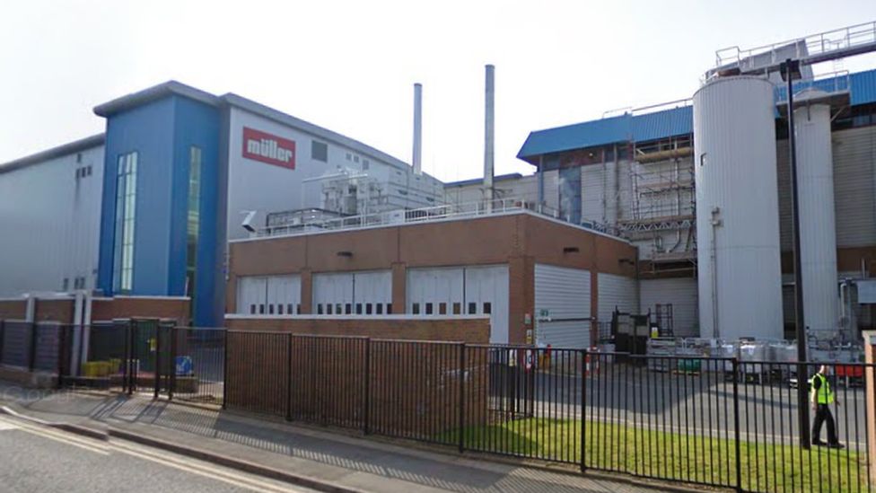 Vaping device causes bomb scare at Müller factory - BBC News