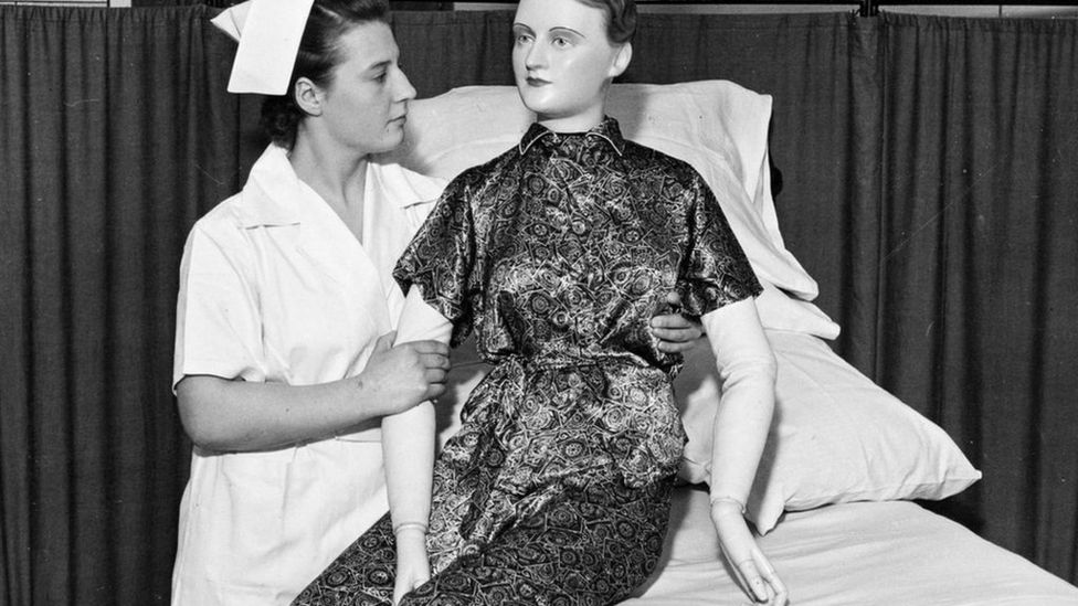 Thousands of pre-NHS healthcare photographs discovered - BBC News