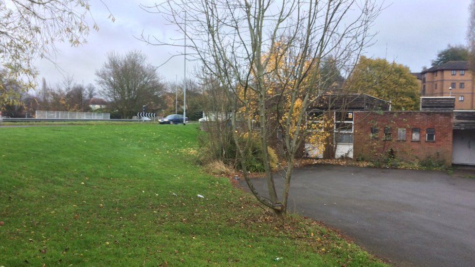 New retail park in Daventry given planning permission - BBC News