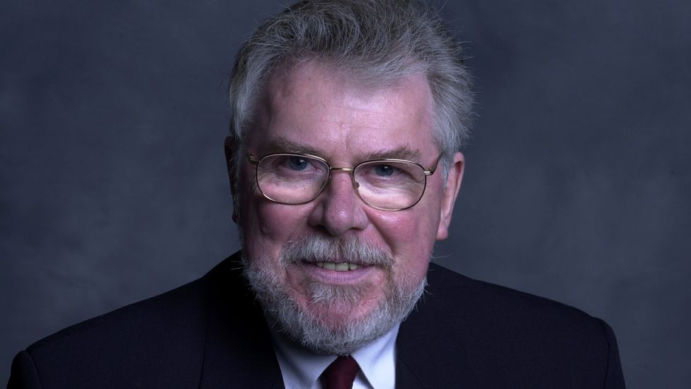 Doug Naysmith: Former Bristol North West MP dies aged 82 - BBC News