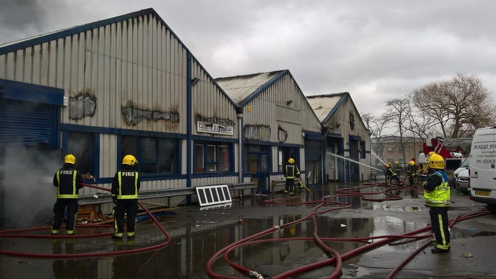 Huge Greenford warehouse blaze 'under control' - BBC News