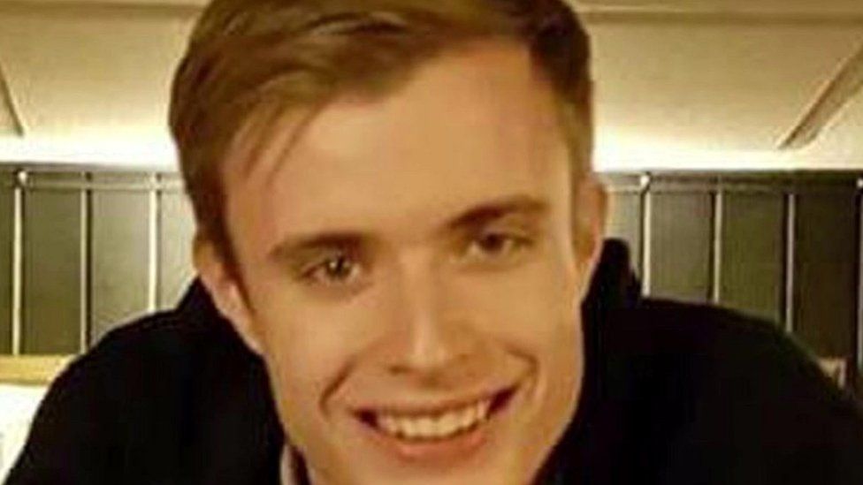 Student Liam Allan to sue after rape trial collapse - BBC News