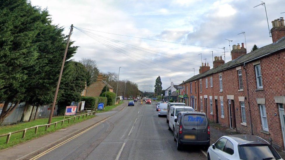 Northampton: Six injured after car hits pedestrians - BBC News