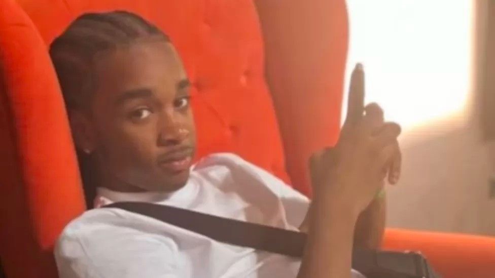 Shea Gordon: Teens jailed for life after birthday party murder - BBC News