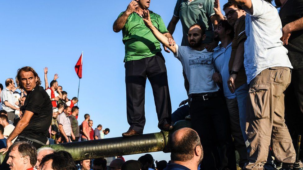 Turkey coup attempt: Pictures from the aftermath of coup attempt - BBC News