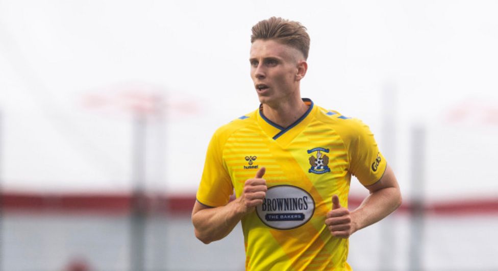 Shaw joins on loan from Barnsley - BBC Sport