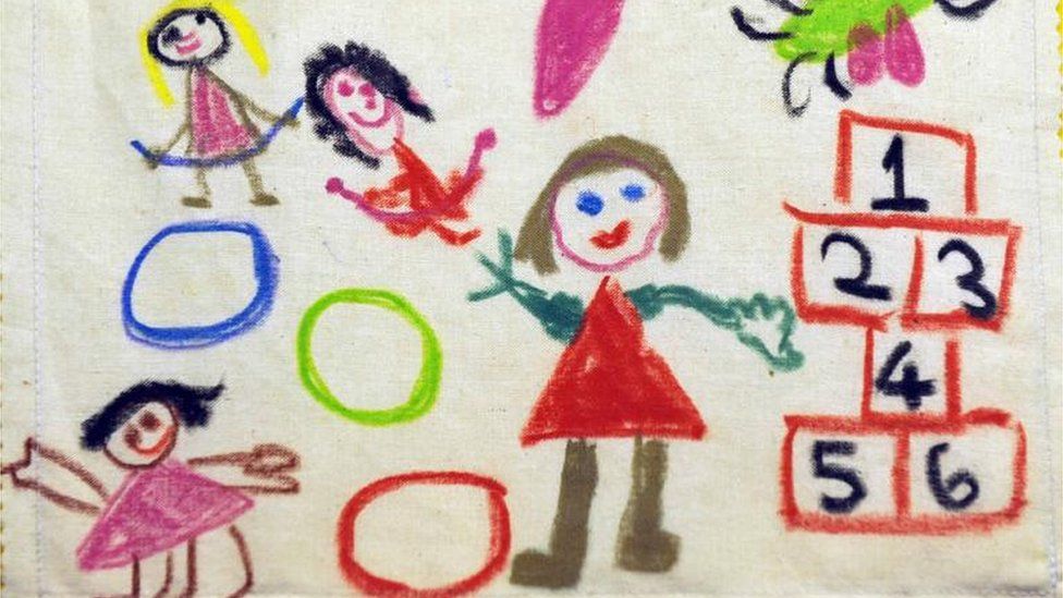 Is parenting tech making mums and dads more paranoid? - BBC News