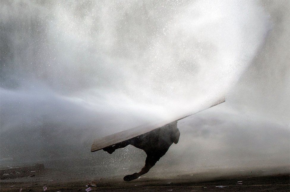 Week in Pictures: 16-22 November 2019 - BBC News