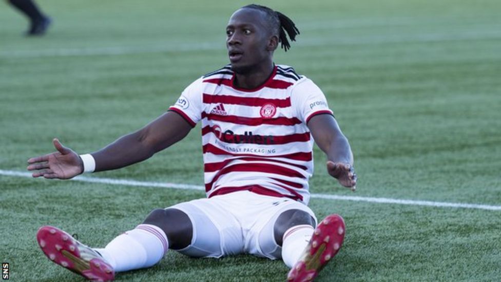 David Moyo: Barrow sign former Hamilton Academical striker - BBC Sport