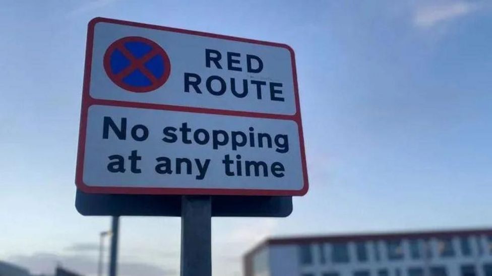 Medway: Council confirms start date of new red routes in Kent - BBC News