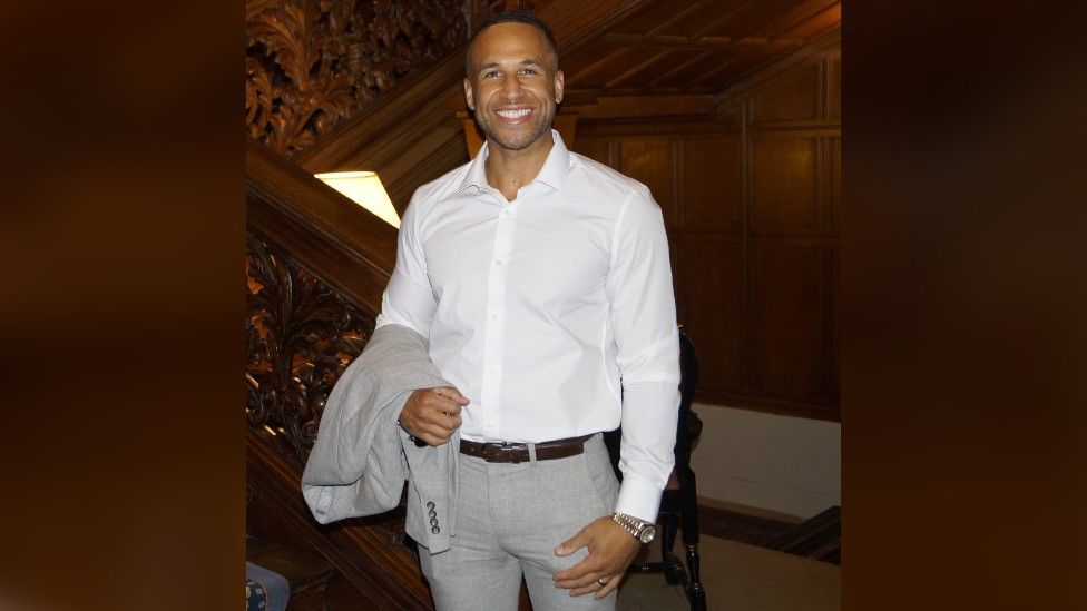 Slough: Reformed criminal Dwayne Jack helps others break the cycle - BBC News