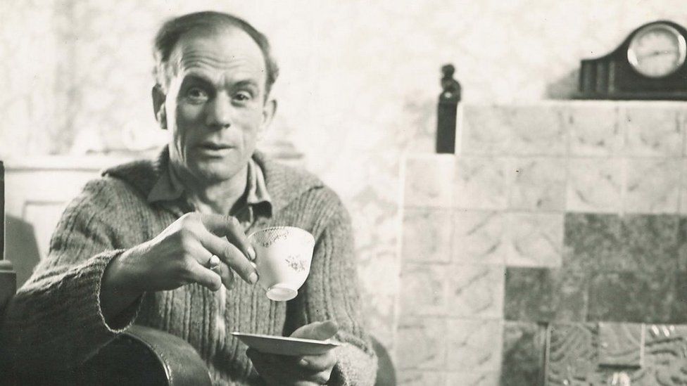 Dachau concentration camp: How WW2 survivor helped convict 'sadists ...