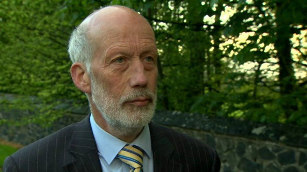 PSNI chief constable disputes PM's 'terrorists' claim - BBC News