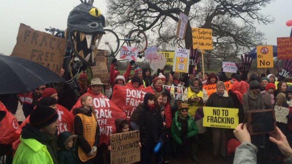 Hundreds attend Upton anti-fracking demonstration - BBC News