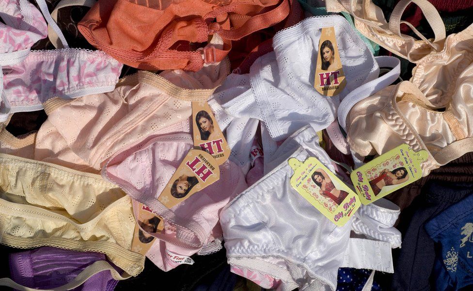 The strange ways Bollywood meets real life in India - BBC News