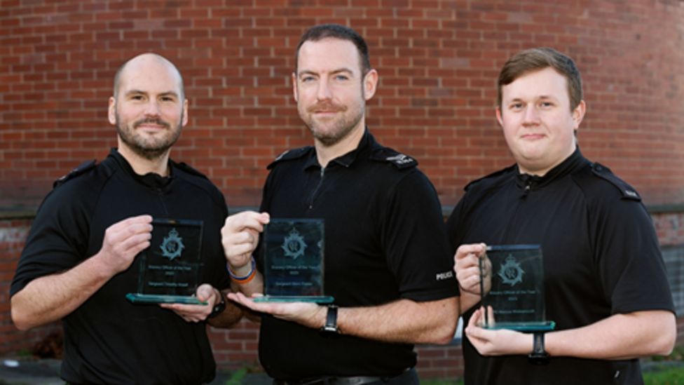 Greater Manchester Police: 'Heroic' trio praised after knife attack ...