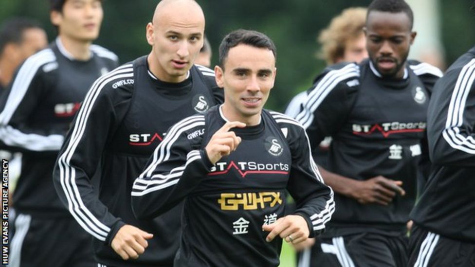 Leon Britton: Swansea City midfielder confirms MLS interest - BBC Sport