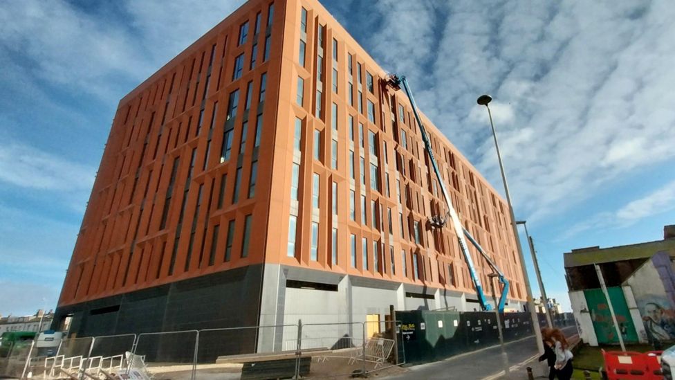 Blackpool: Terracotta panels fixed on £100m civil service hub - BBC News