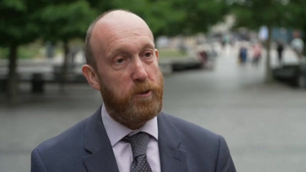 New scheme sees Stoke-on-Trent bus fares slashed by half - BBC News