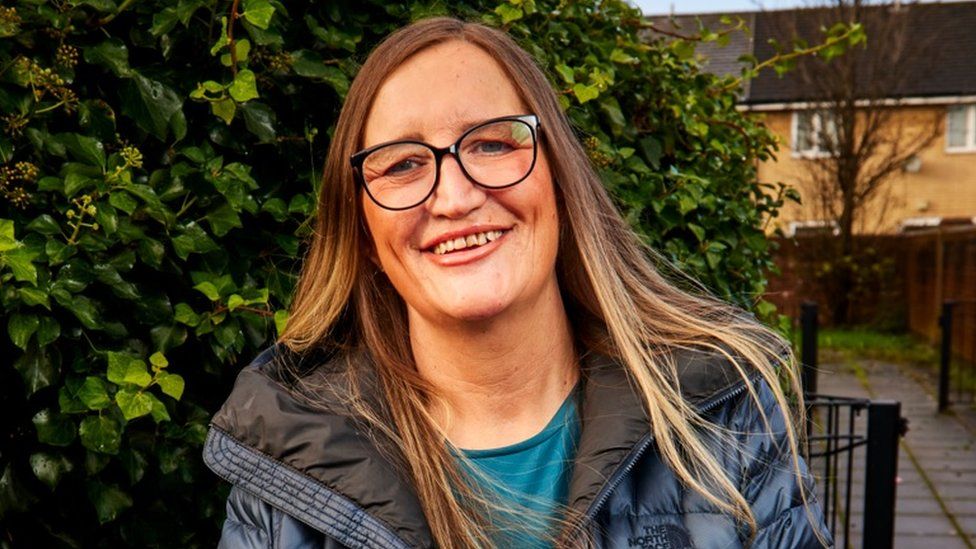 Trafford surgery hub helping to cut waiting lists - BBC News