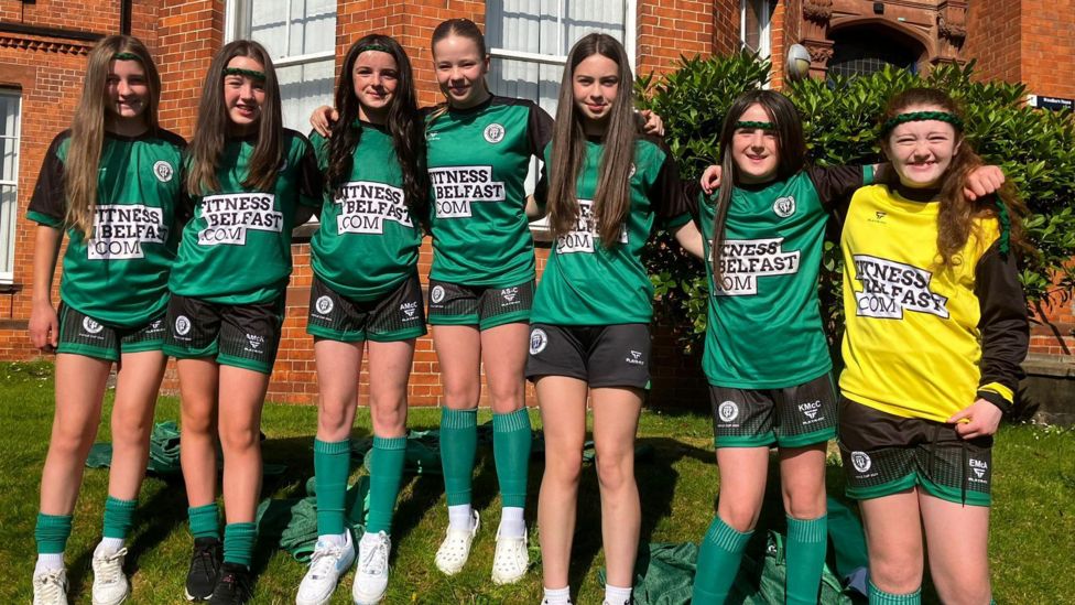 Foyle Cup: Parade kicks off youth football tournament - BBC News