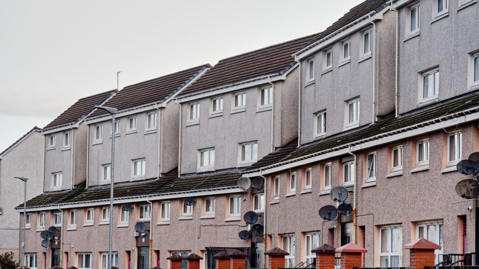 What is a housing emergency? - BBC News