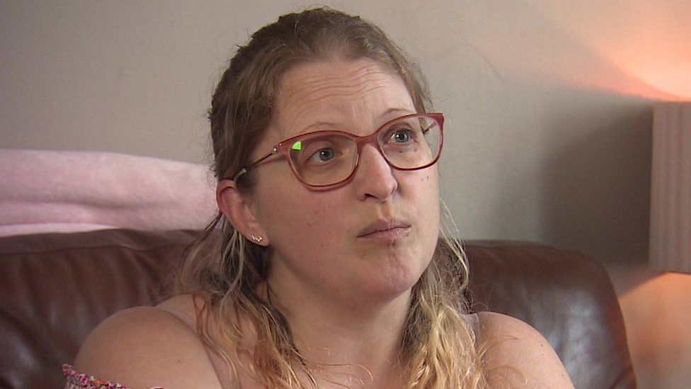 No-fault evictions leave Plymouth family 'out of control' - BBC News