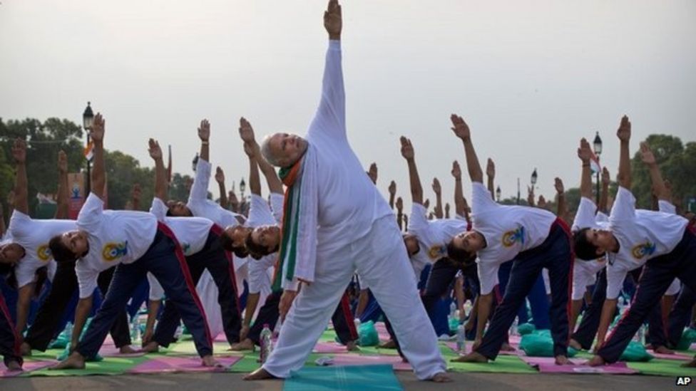 India yoga: PM Narendra Modi leads thousands in celebration - BBC News