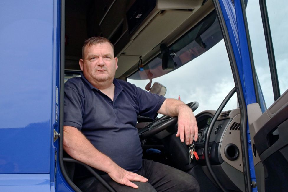 What do lorry drivers at Felixstowe want politicians to know? - BBC News